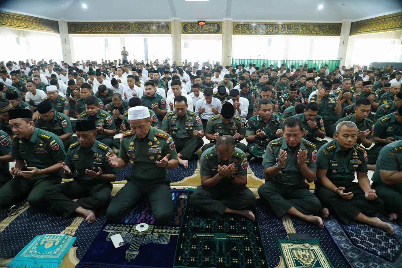 Pangdam XIV/Hsn Ajak Berdoa Demi Kelancaran Peringatan HUT Ke-78 ... Pangdam XIV/Hsn Ajak Berdoa Demi Kelancaran Peringatan HUT Ke-78 ...