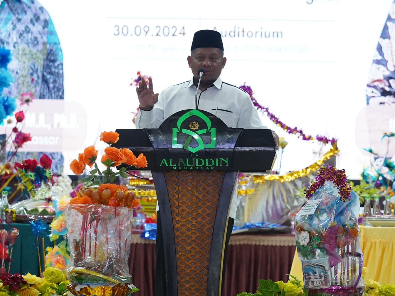 Ust Dimas Maryono Bawakan Hikmah Maulid di UIN Alauddin Makassar