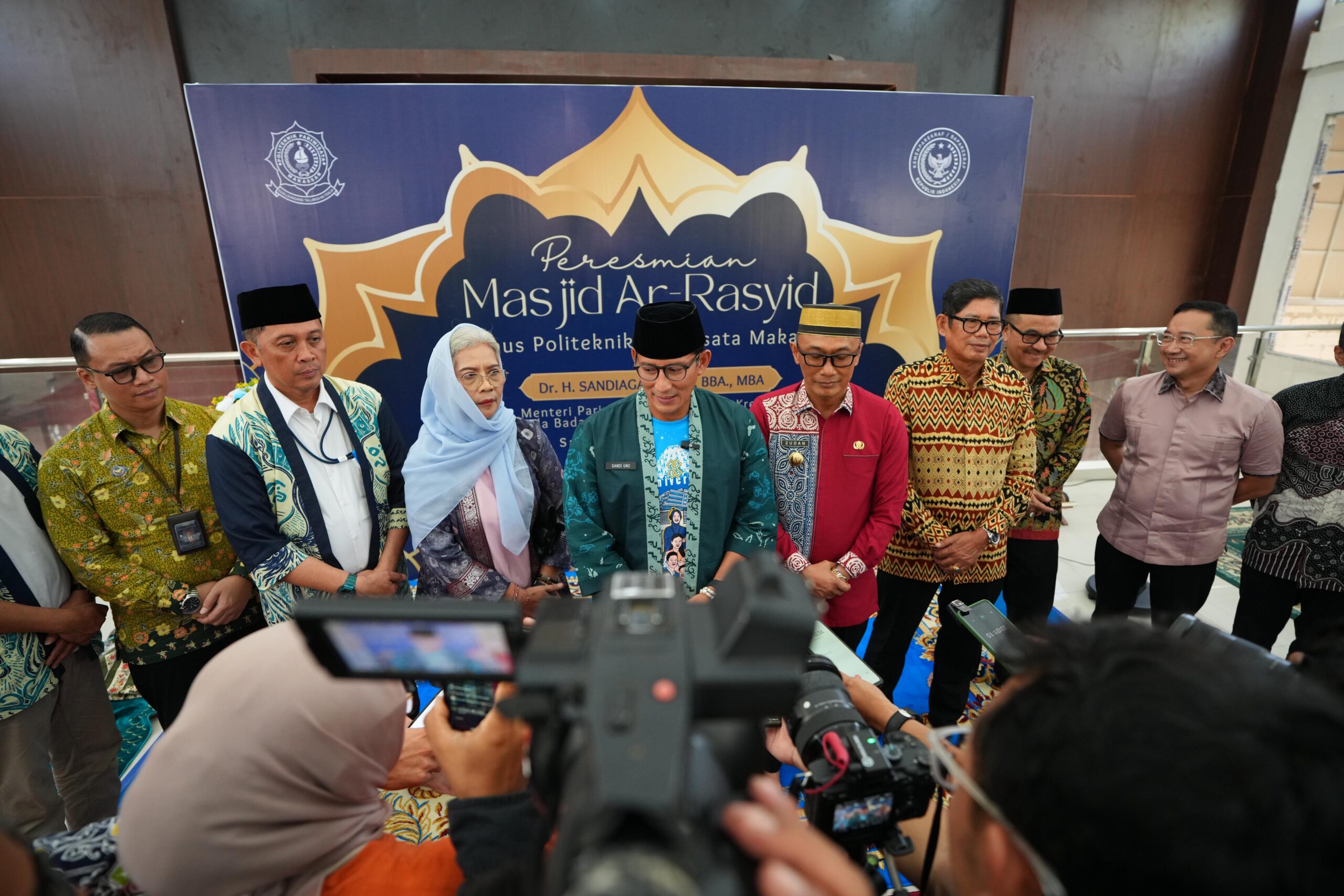 Prof Zudan Dampingi Menparekraf Sandiaga Resmikan Masjid Ar-Rasyid Poltekpar Makassar