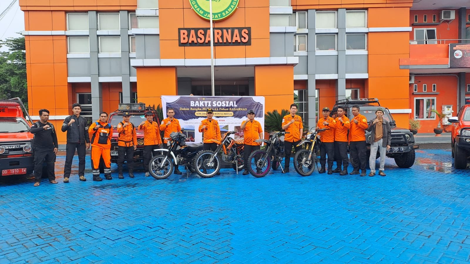 Menyambut HUT ke-53, Basarnas Makassar beri bantuan ke sekolah di pedalaman